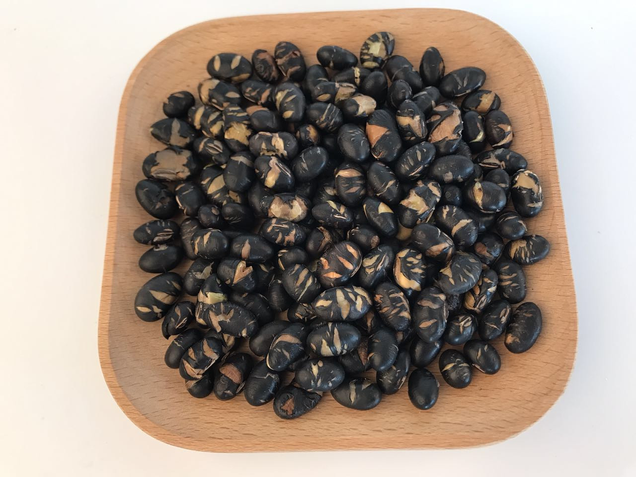 Black Color Soya Bean Snacks Food Hard Texture Salted Flavor Handpicked ...